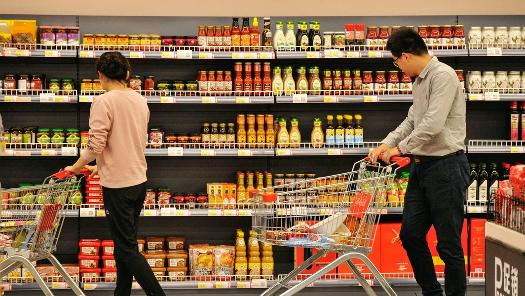 China retail slump deepens as auto sales, spending weaken
