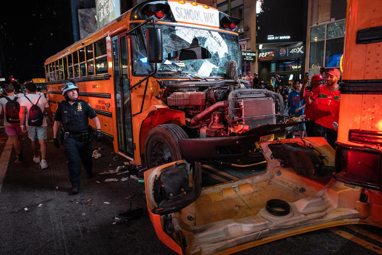 Knicks championship: Teen shot, 63 arrested and buses wrecked amid NYC ...