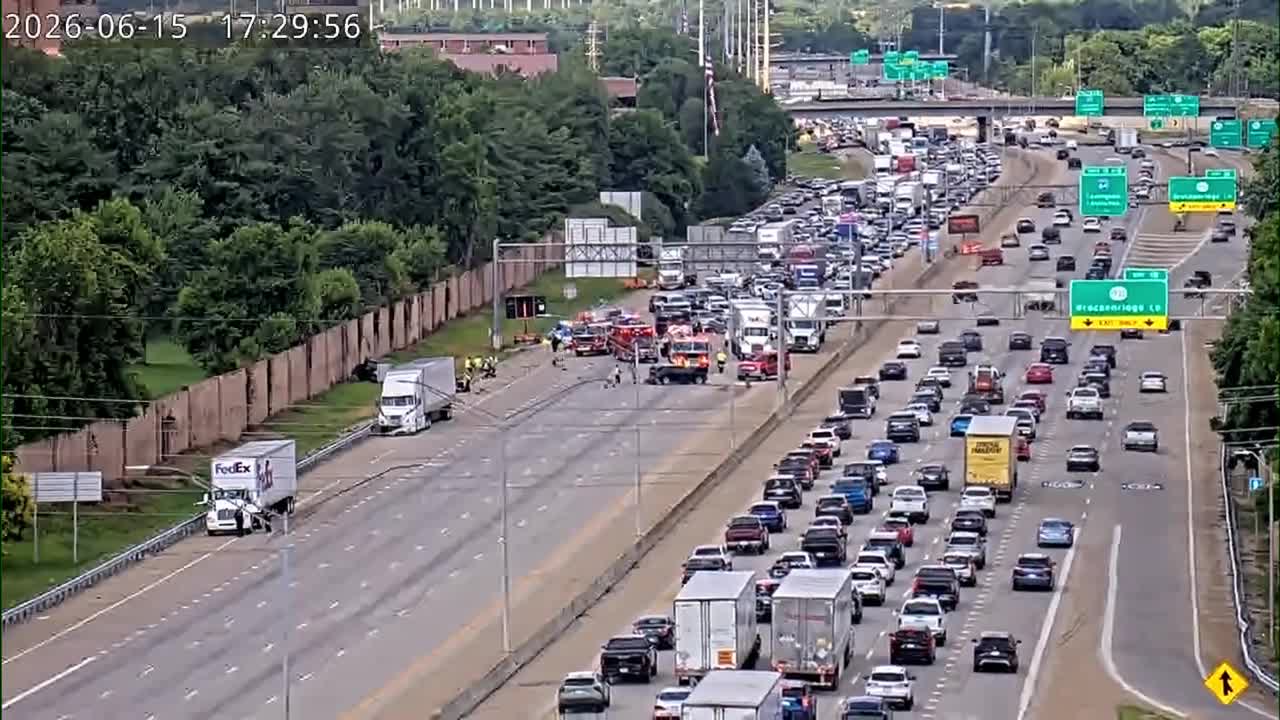 Traffic: Crash blocking part of I-264 near Taylorsville Road, injuries ...