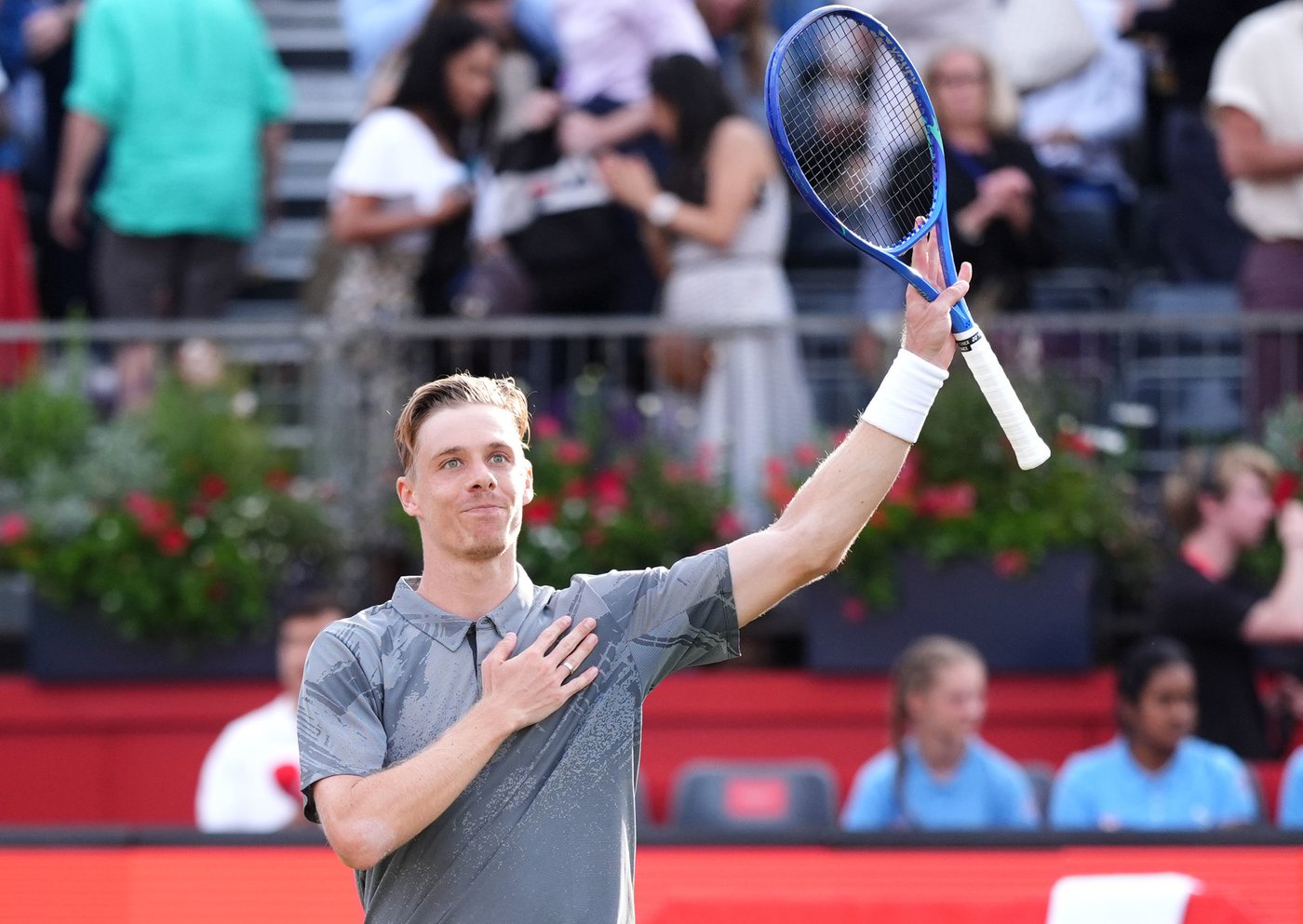 Shapovalov ends five-match losing streak with first-round win at Queen ...