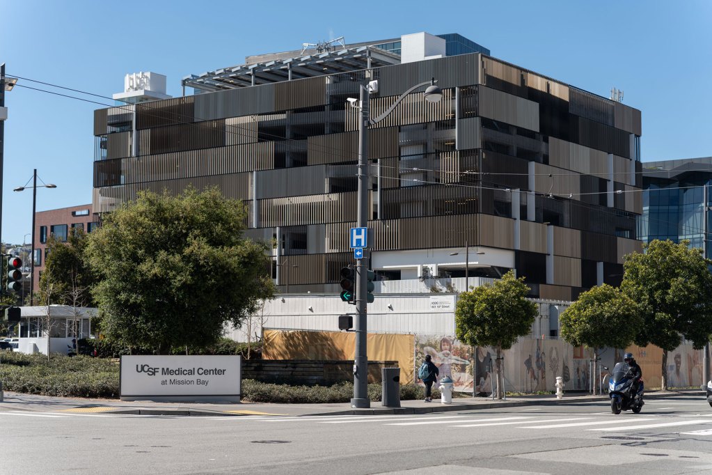 UCSF researchers develop brain implant that responds as Parkinson's ...