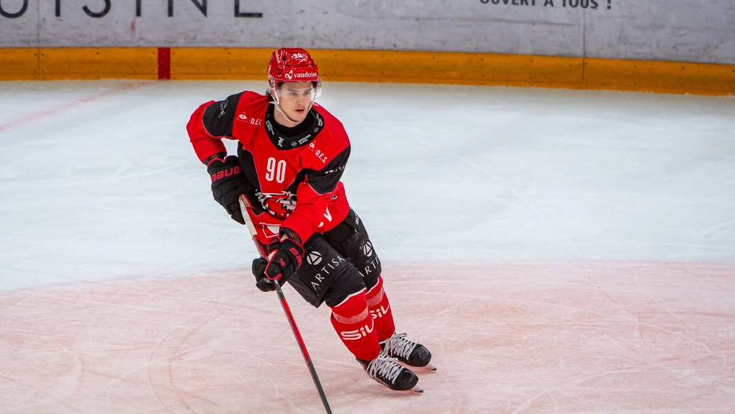 Red Wings sign Swiss scorer as Larkin trade talk swirls