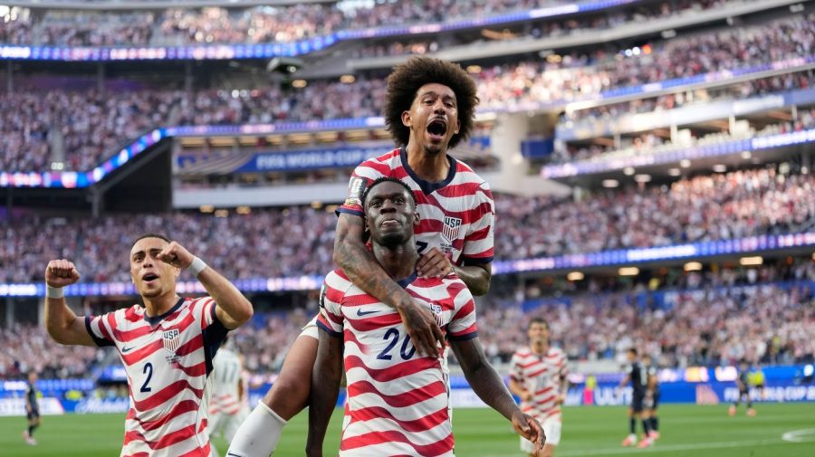 US soccer star’s 2 World Cup goals thrust Trump birthright citizenship ...