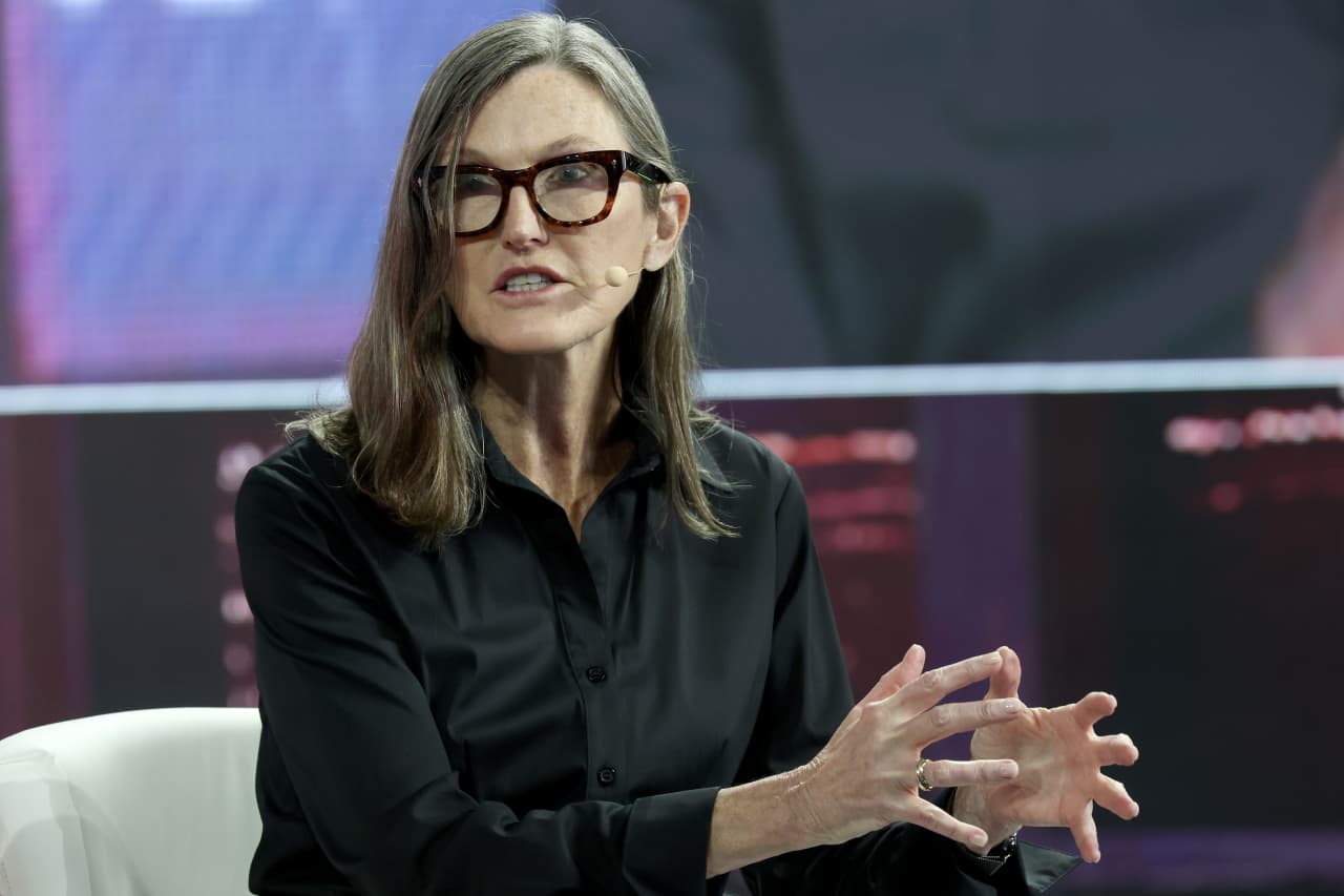 ARK buys millions of SpaceX shares. Cathie Wood doubles down on Elon Musk.