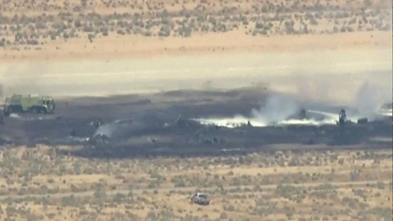 Eight dead after US bomber crashes shortly after take-off