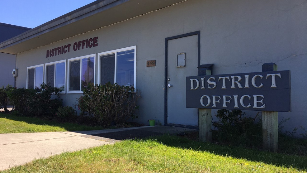 Bandon School District places superintendent on paid leave, begins ...