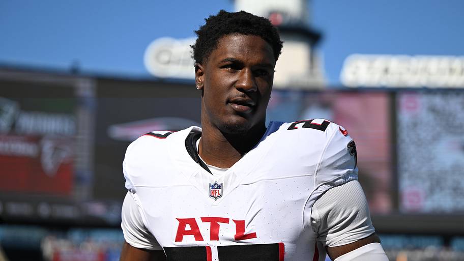 Falcons EDGE James Pearce Jr. will attend minicamp despite off-field issues