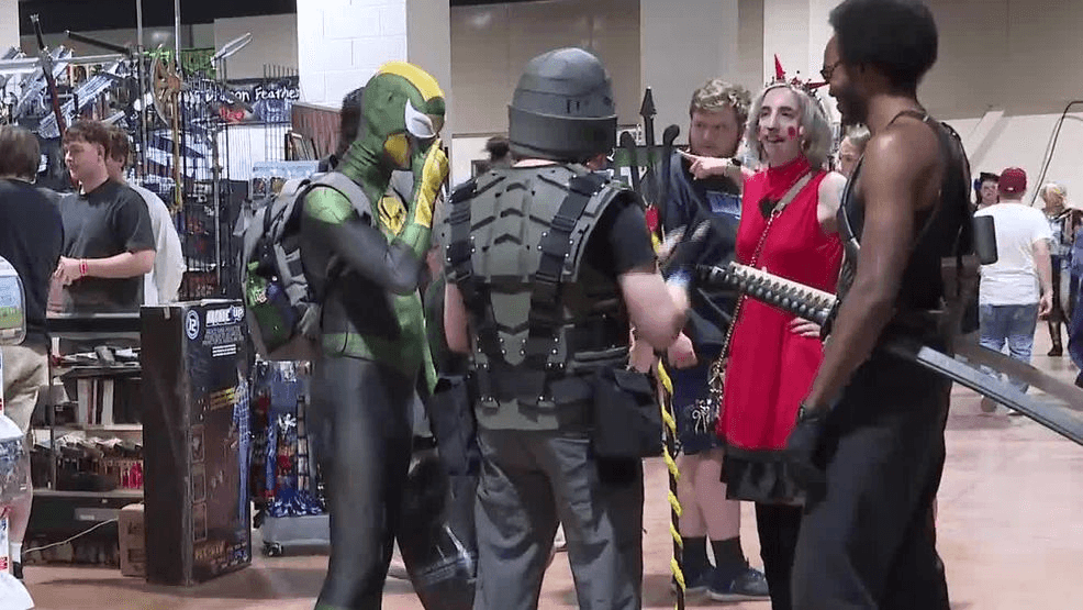 Thousands attend bi-annual Sci-Fi Valley Con at Blair County Convention ...