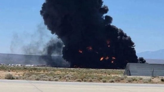 California Edwards AFB B-52 crash: Videos show massive smoke as bomber ...