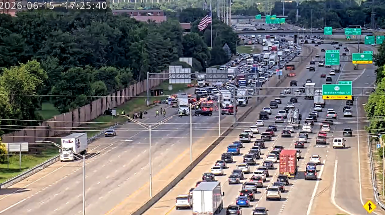 Traffic: Crash blocking part of I-264 near Taylorsville Road, injuries ...