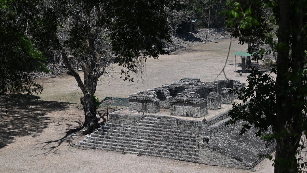 Maya civilization: Continuity, change, and collapse