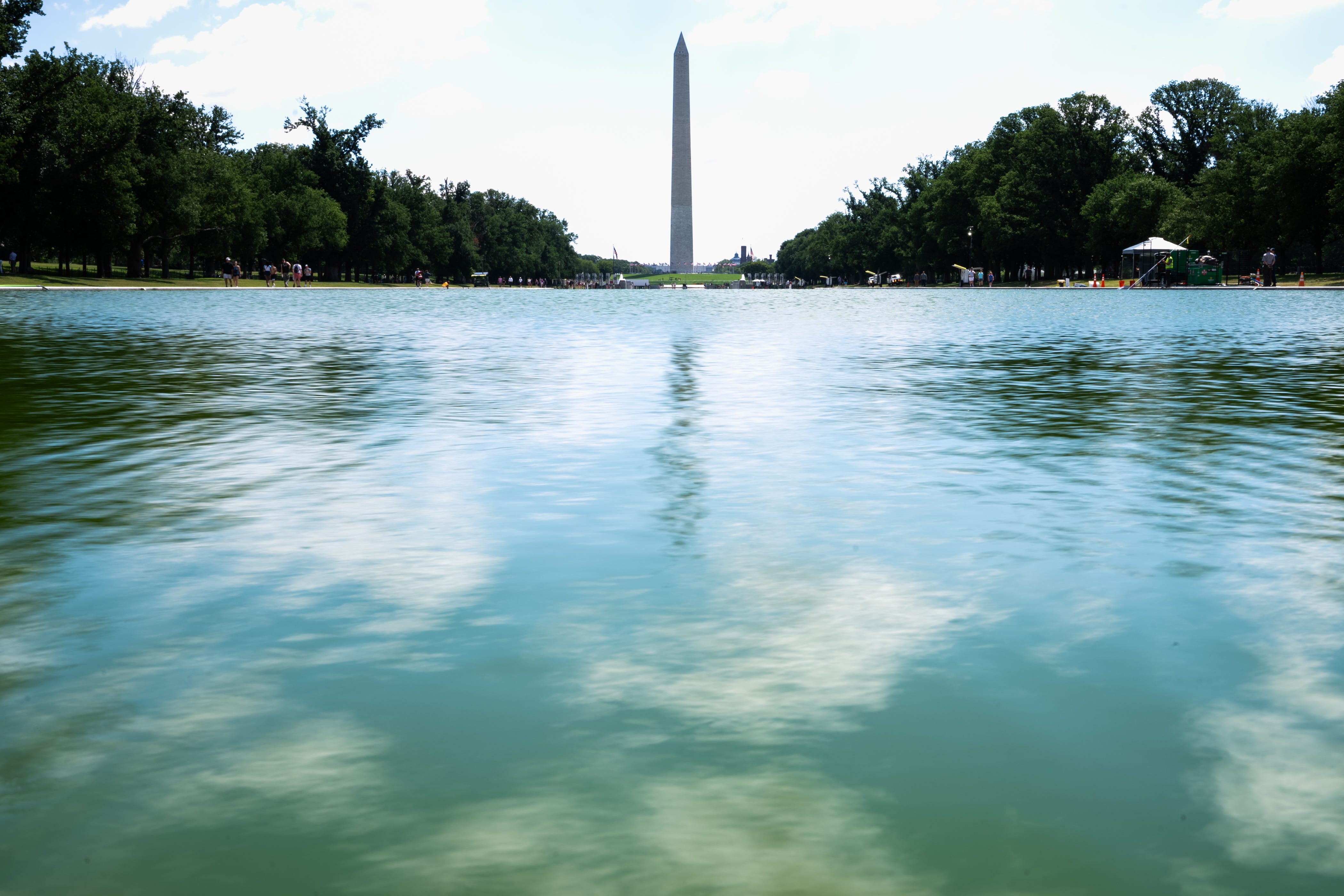 Algae removal follows major Reflecting Pool redesign in DC