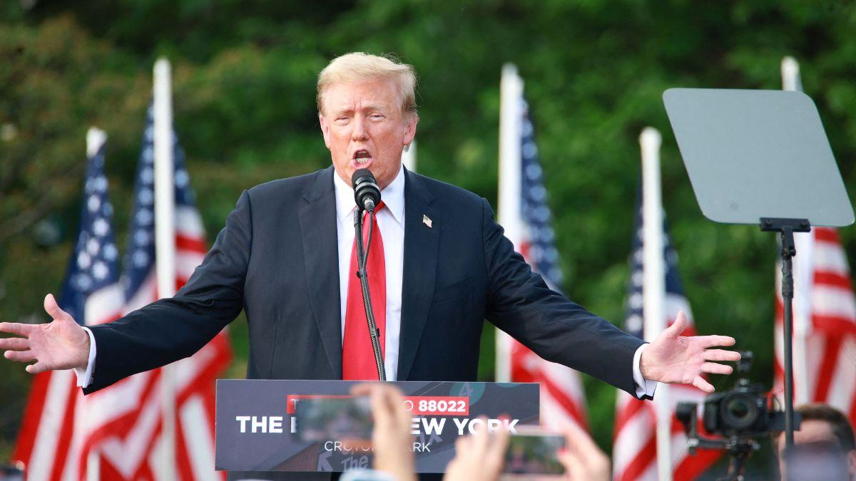 Robert De Niro issues blistering attack on 'abuser' Donald Trump: 'I ...