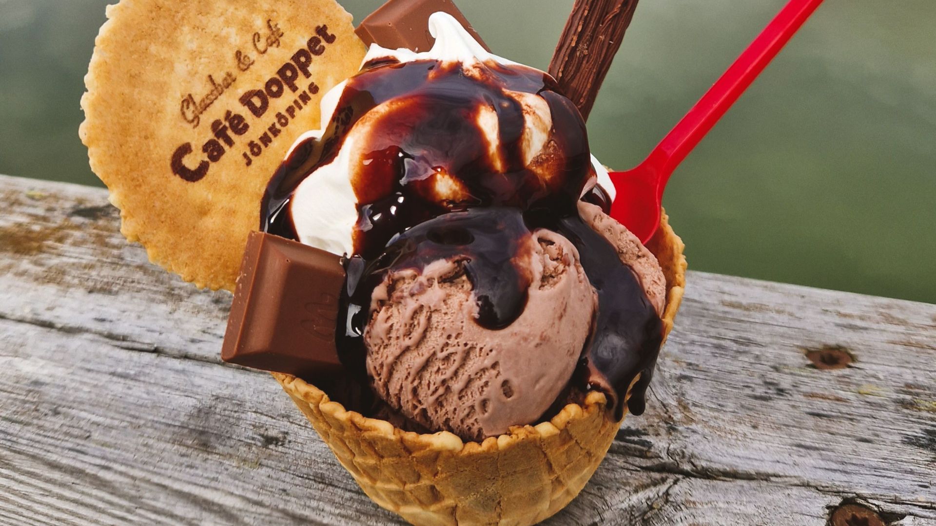 10 frozen treats that are sugar bombs & 10 better summer desserts