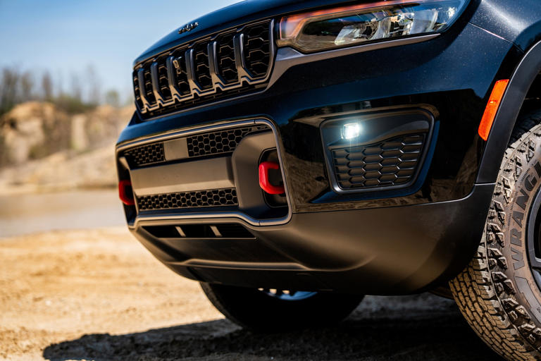 Jeep Grand Cherokee Trailhawk, Overland 4×4 models are back for 2027
