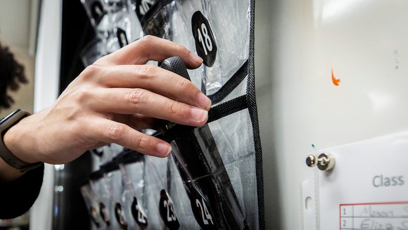 Utah’s new school cellphone prohibition is days away from becoming law ...