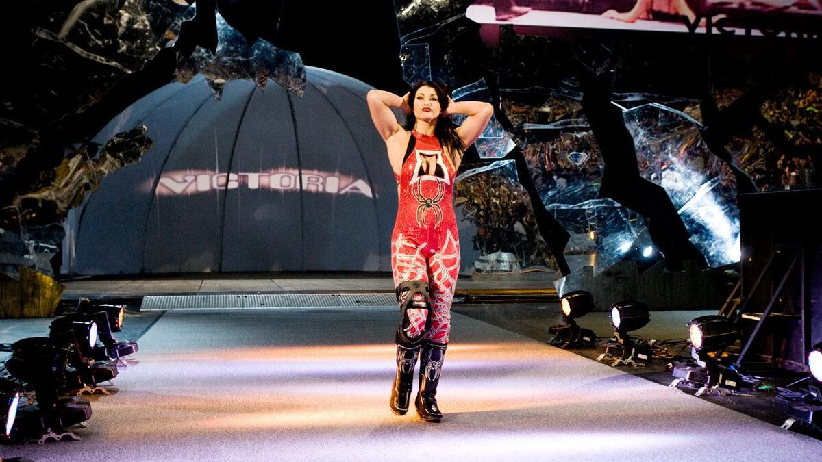 10 female WWE superstars' signature moves that showcase high-level ...