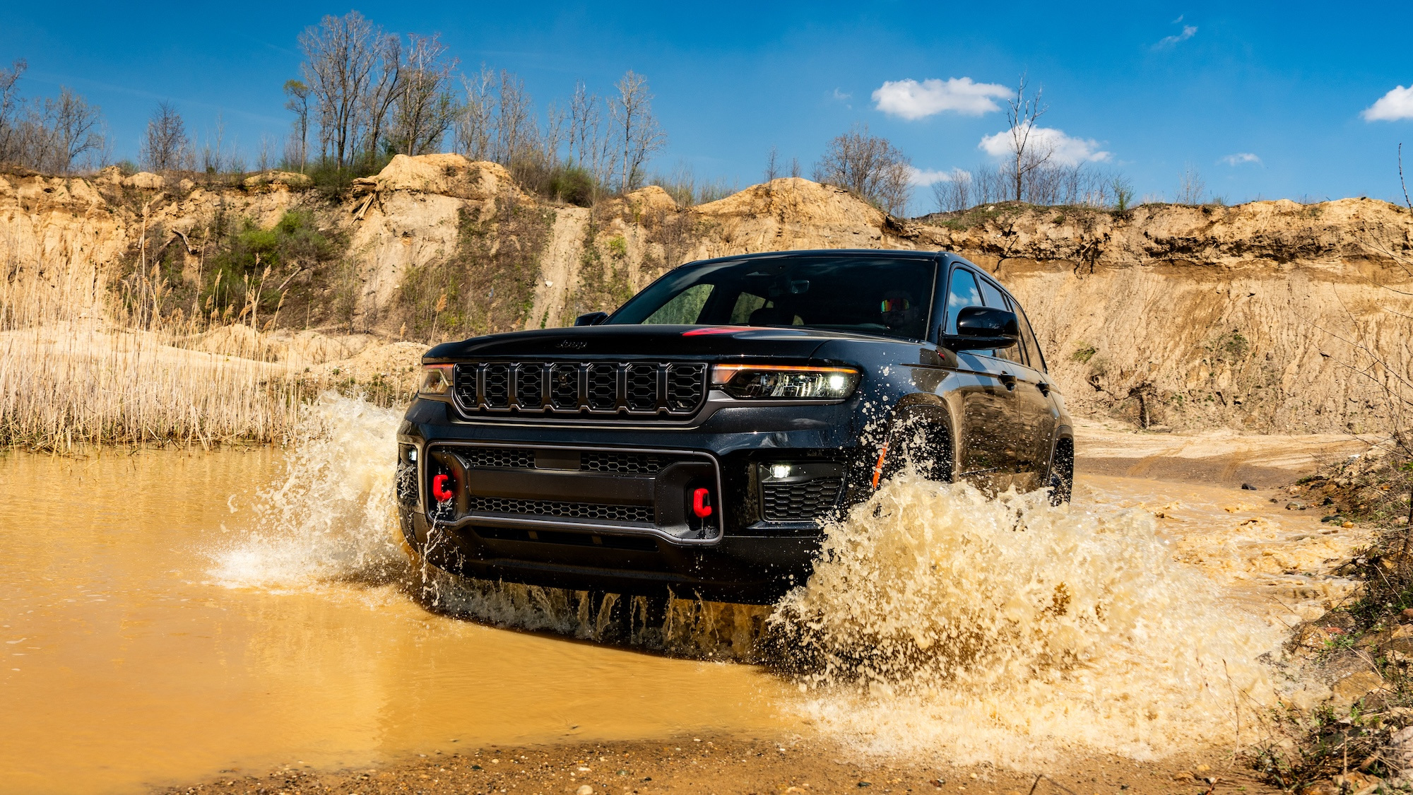 Les versions Trailhawk et Overland font un retour dans le Jeep Grand ...
