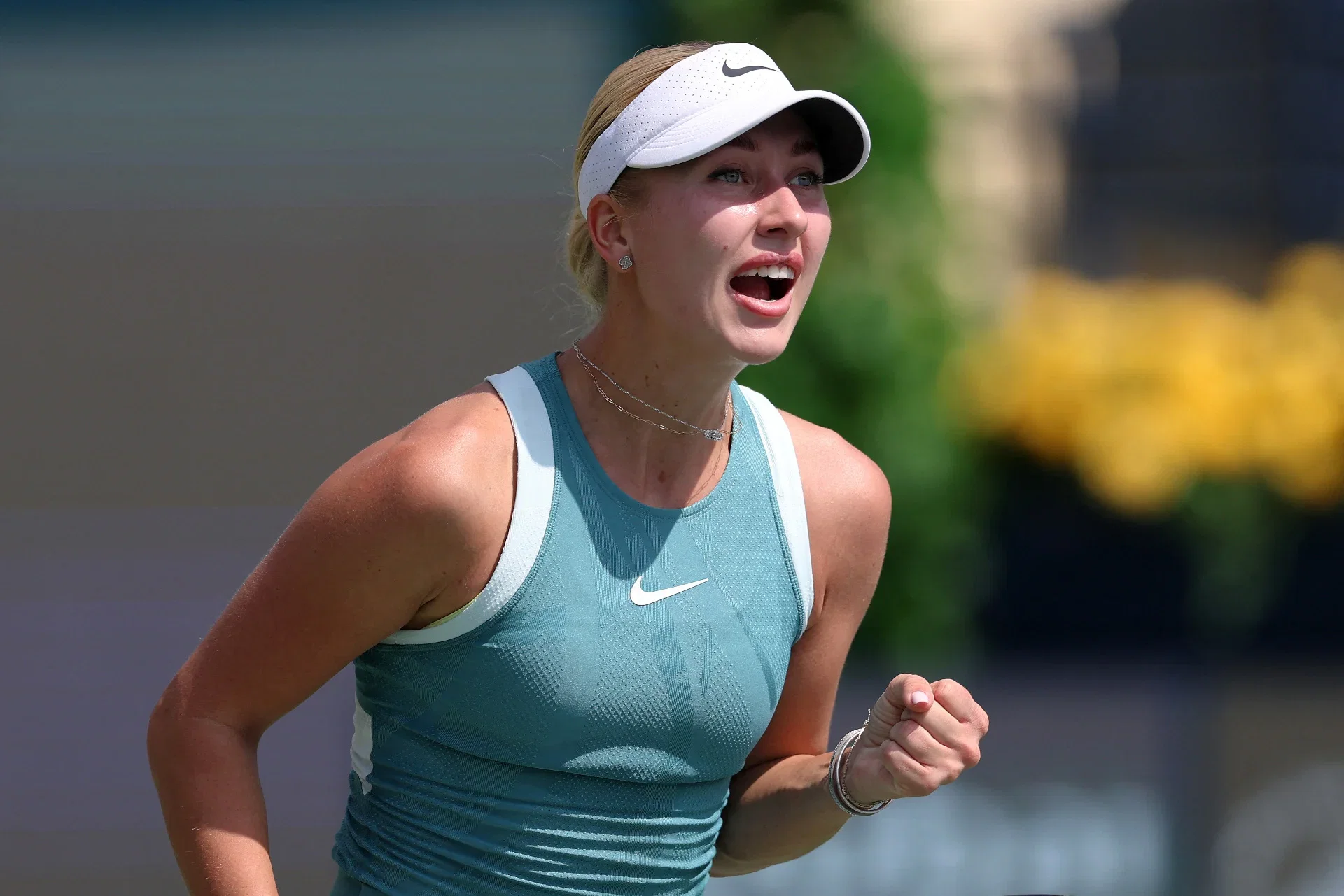 Vidéo - Potapova refuse l'accolade au filet après son abandon à Berlin ...