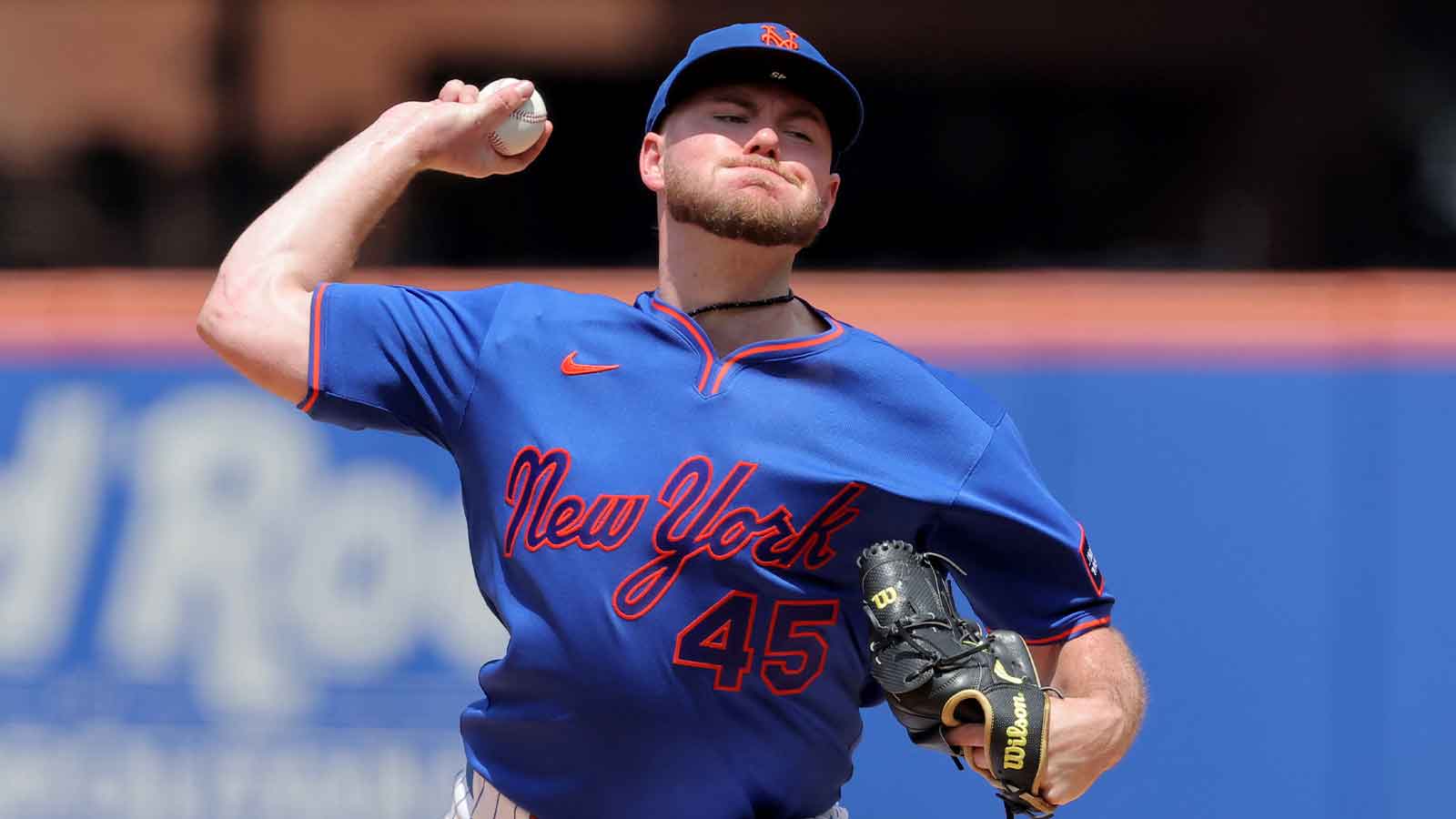 Mets lose crucial pitcher to IL as difficult season continues
