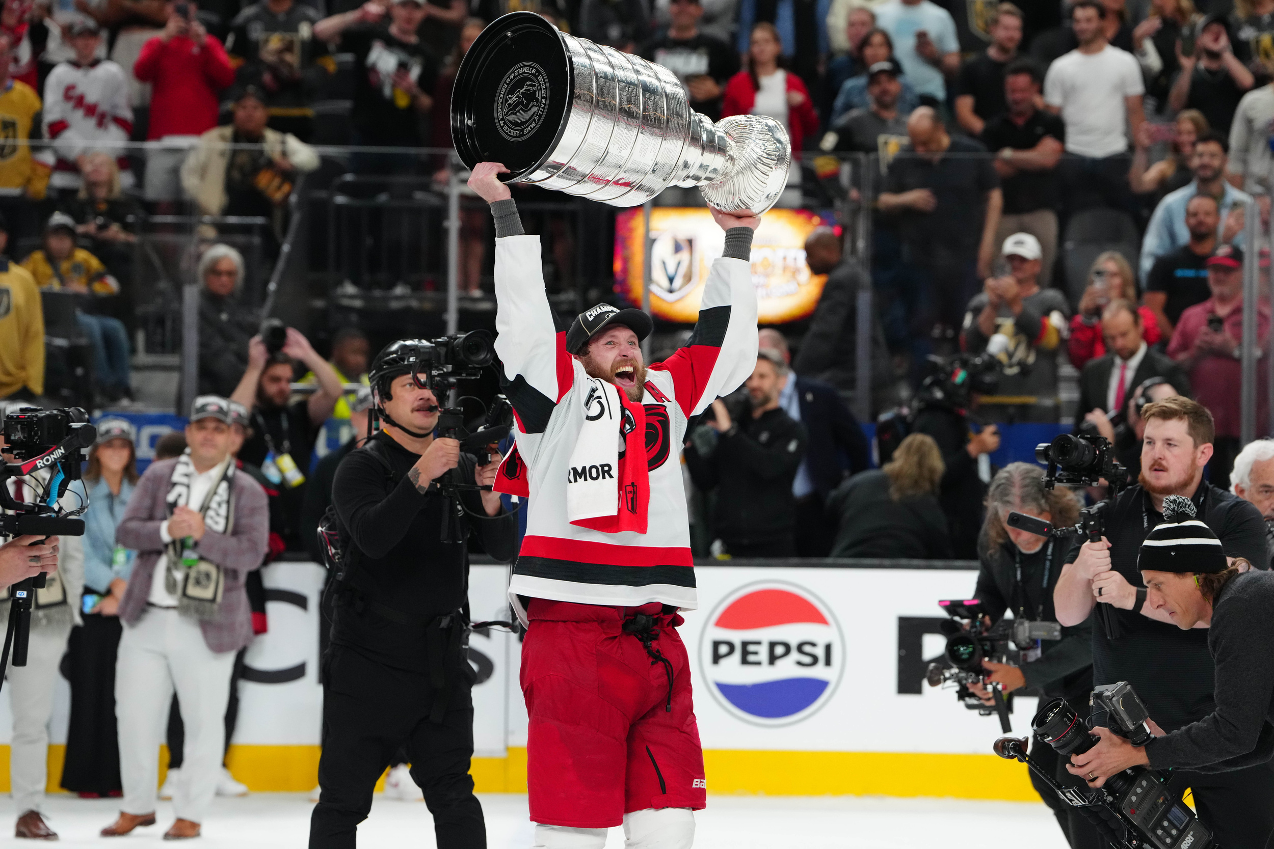 Coyotes fans celebrate former stars winning 2026 Stanley Cup with ...