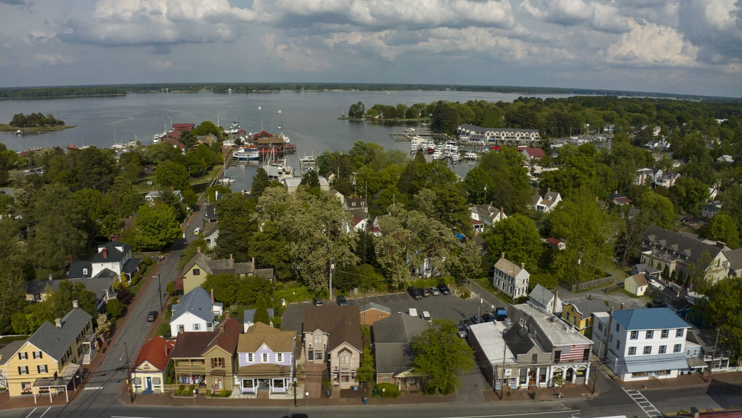 9 affordable small towns for retiring on $65K