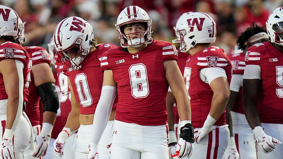 Phil Steele offers bold predictions for Wisconsin football: 'Double the ...