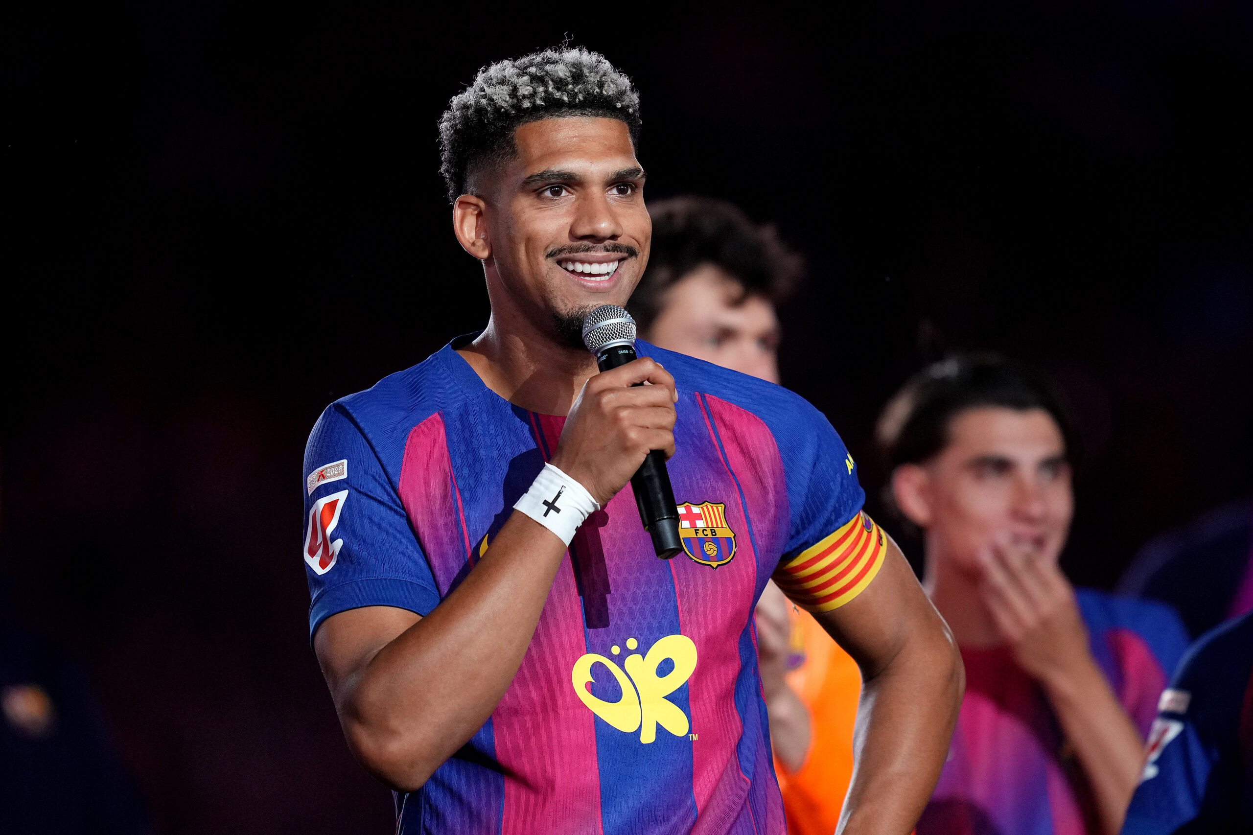 Araujo si apre a The Athletic: "Adesso sono un marito e un padre migliore"