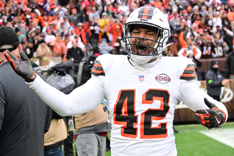 Report: Bears sign UFL linebacker Tony Fields II