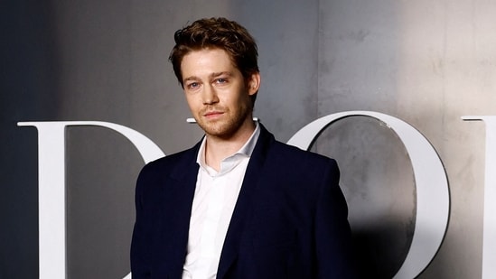 Is Taylor Swift's ex Joe Alwyn dating Sarah Pidgeon? Actor spotted ...