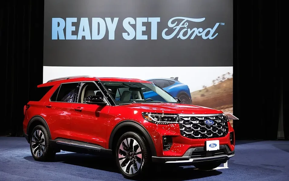 Ford lures Escape owners with $10K Explorer discounts