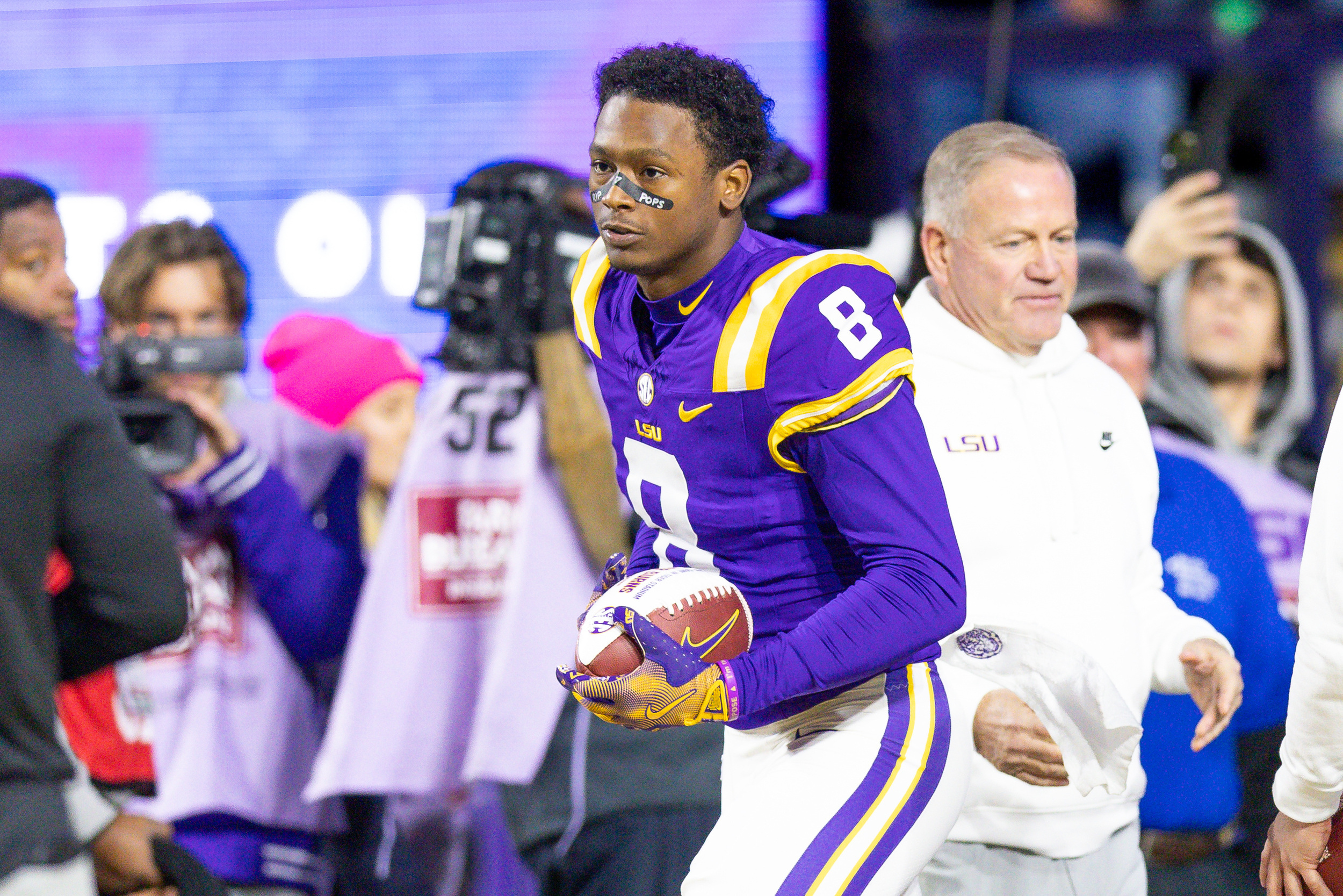 Dolphins sign S Major Burns; team cuts OLs Kion Smith, Carter Warren