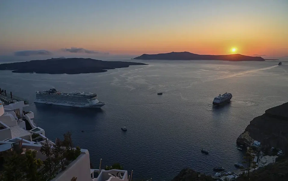 Greek islands lure travellers with culture and history