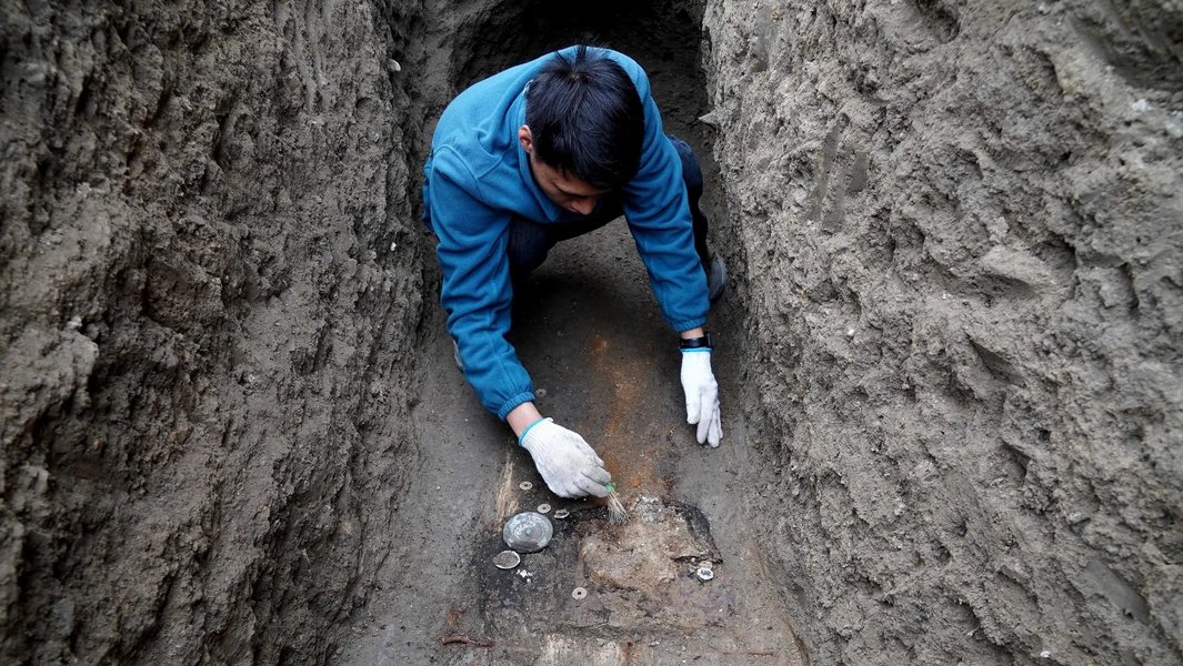 Tang dynasty golden armor unearthed and restored