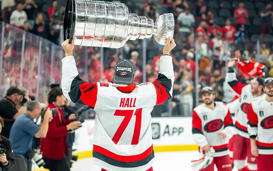 Hurricanes blank Golden Knights to win Stanley Cup
