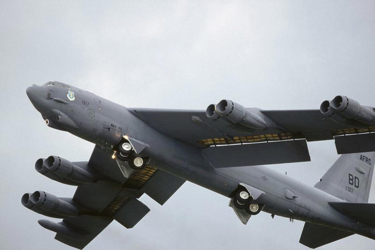 Military releases names of 8 crew members who died in B-52 crash in ...