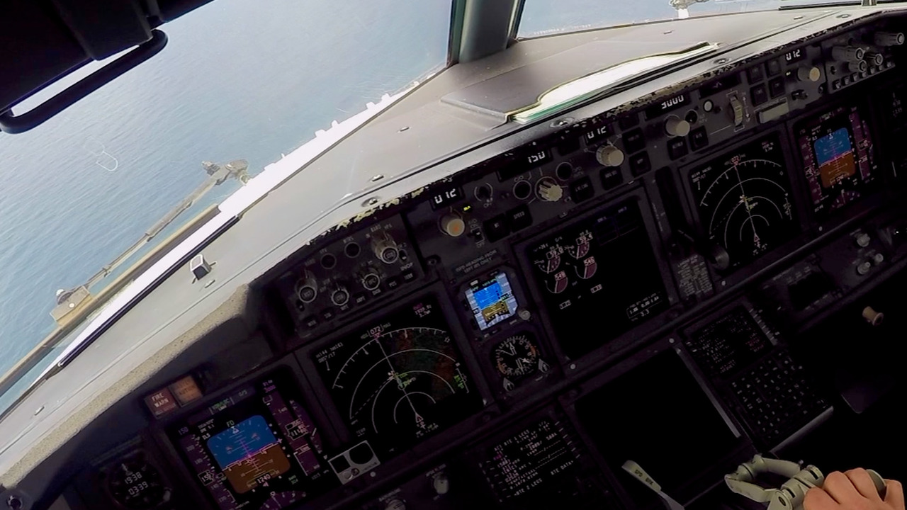 Landing of a Boeing 737 at Montego Bay captured by Just Planes