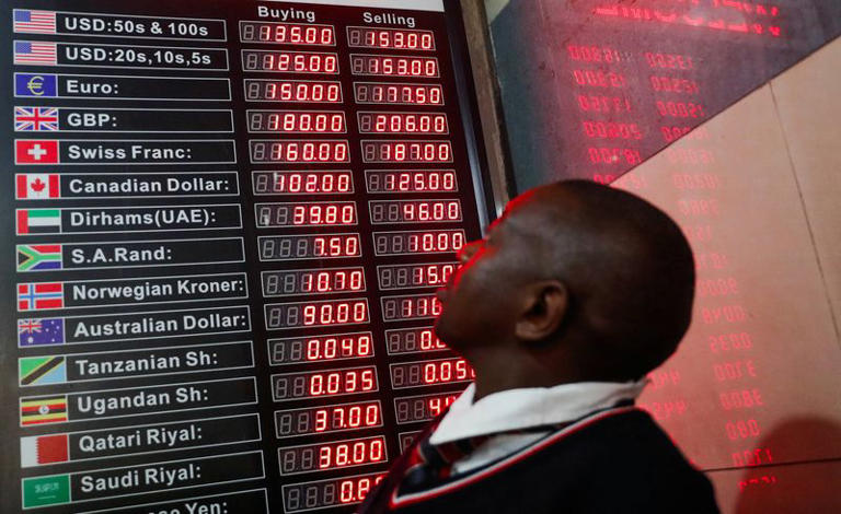 Dólar à vista fecha em alta de 0,11%, a R$5,0666 na venda