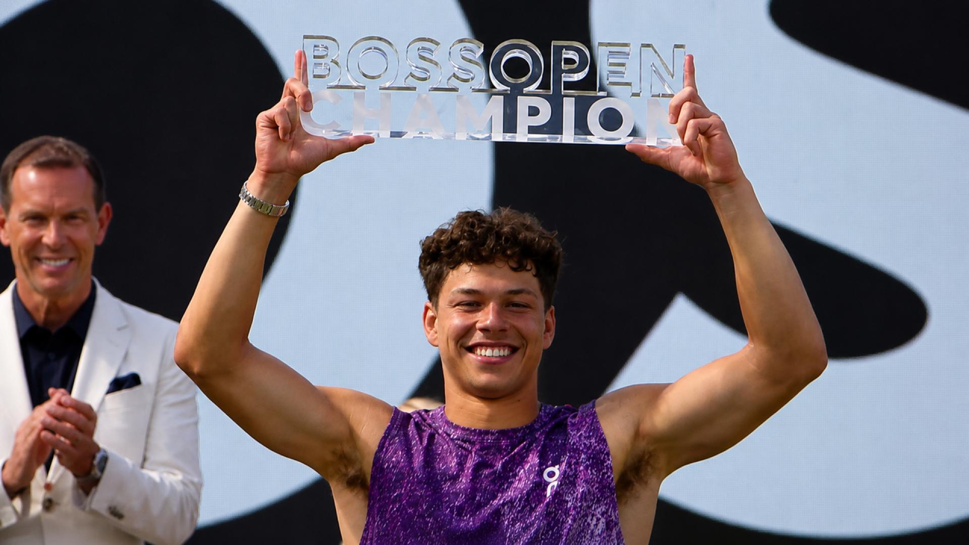 Ben Shelton supera a Taylor Fritz para conquistar un título en hierba ...