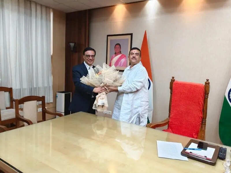 USEL chief Prasoon meets CM, keen to invest in logistics park