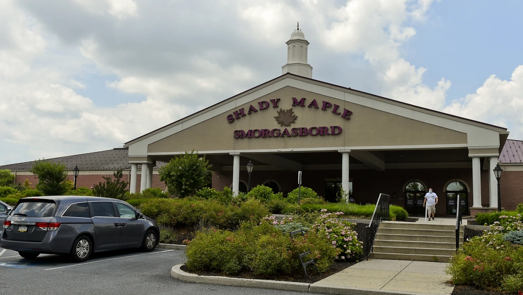 Amish buffets showcasing Pennsylvania Dutch cuisine