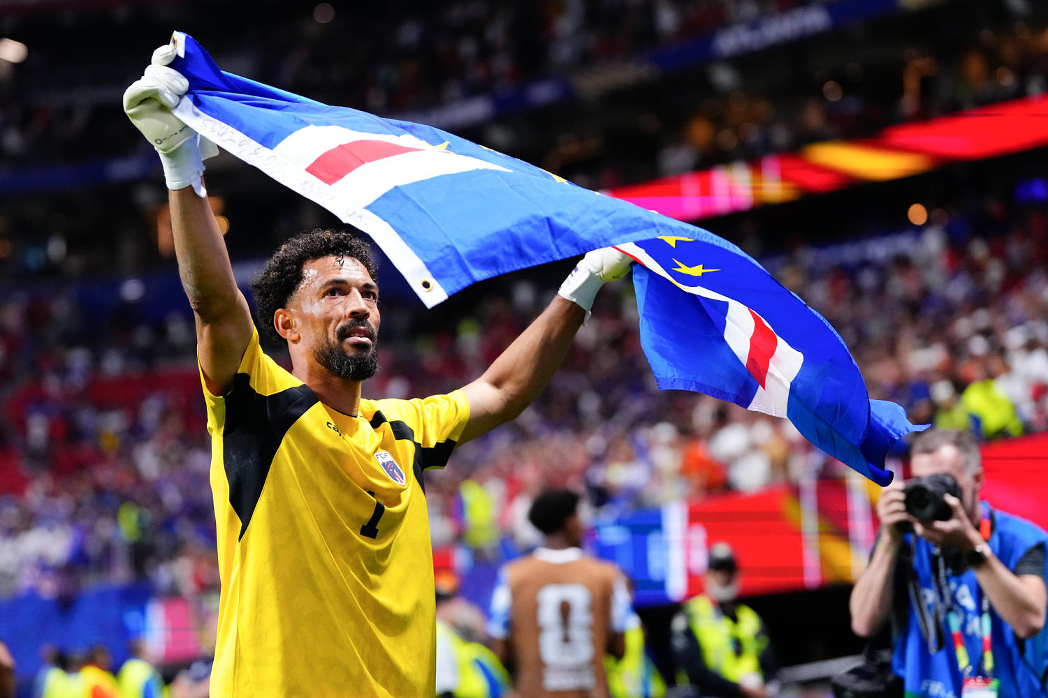 Meet the 40-year-old goalkeeper who blanked Spain in Cape Verde’s ...