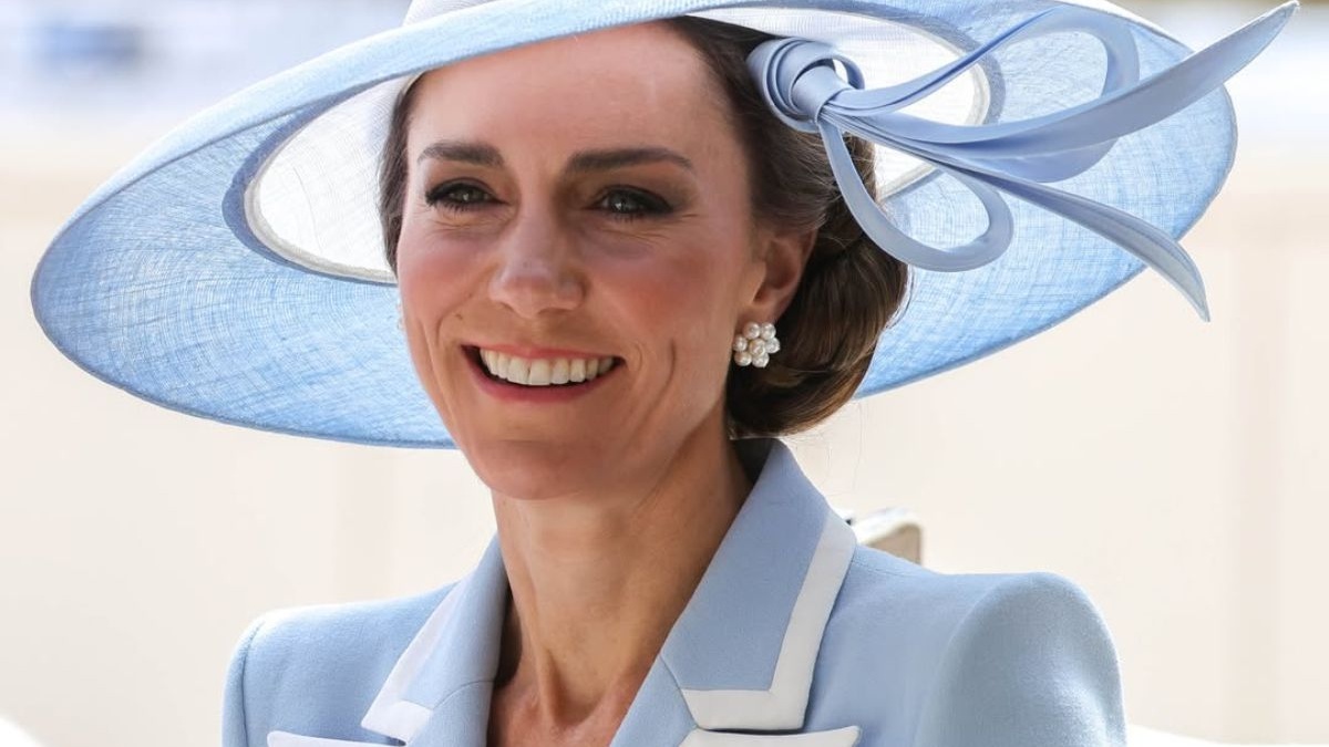 Why was Kate Middleton booed and how did she react in London?