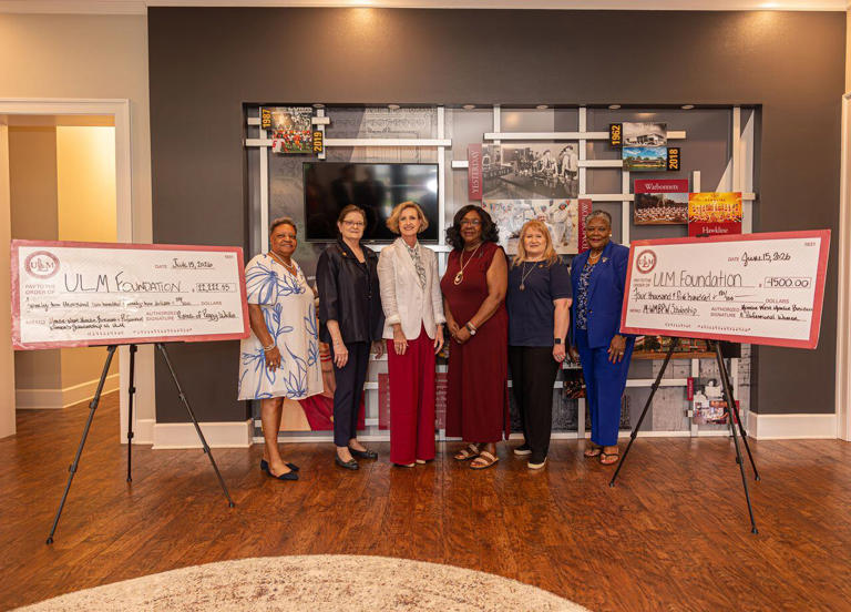 Monroe-West Monroe Business and Professional Women present check to ULM ...