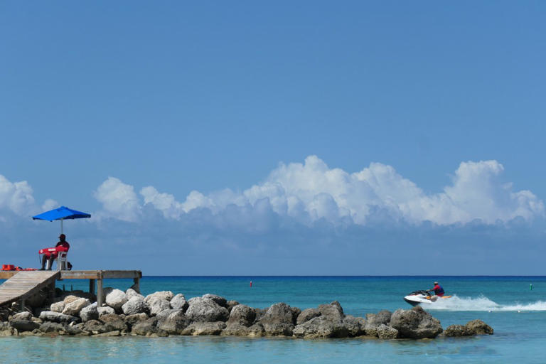 Travel alert issued by US embassy in Bahamas over jet skis