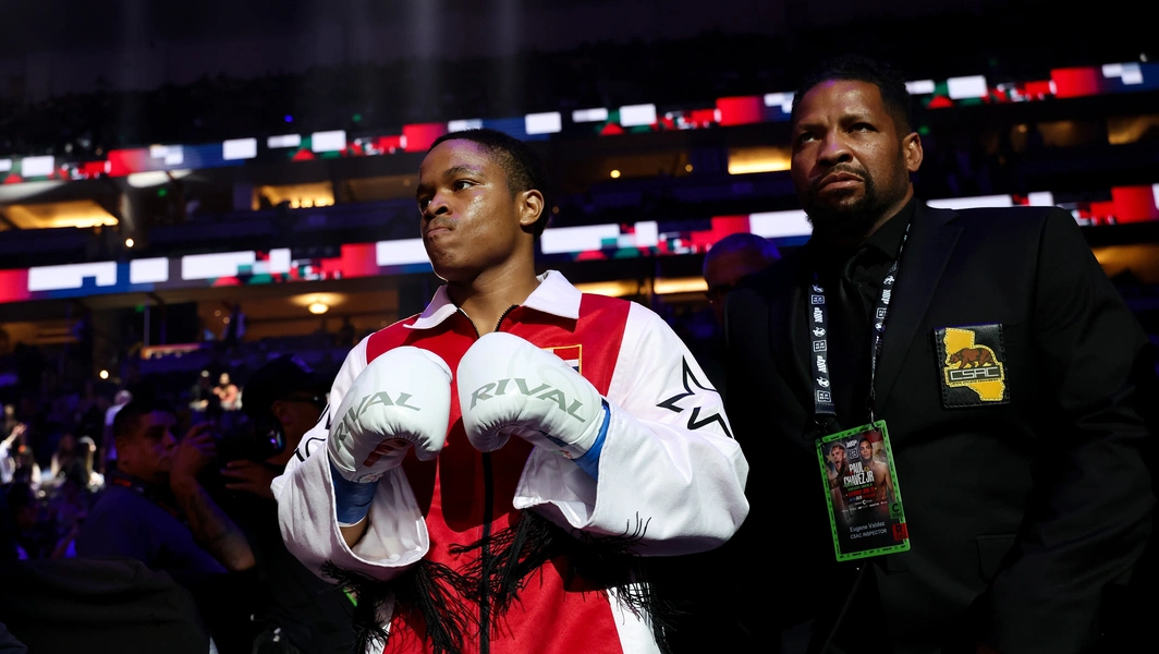 Davis–Schofield talks intensify as WBA deadline nears