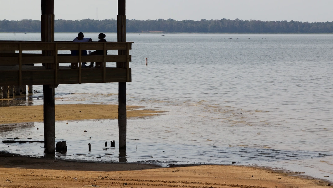 4 Texas lakes with sandy shores and scenic waters