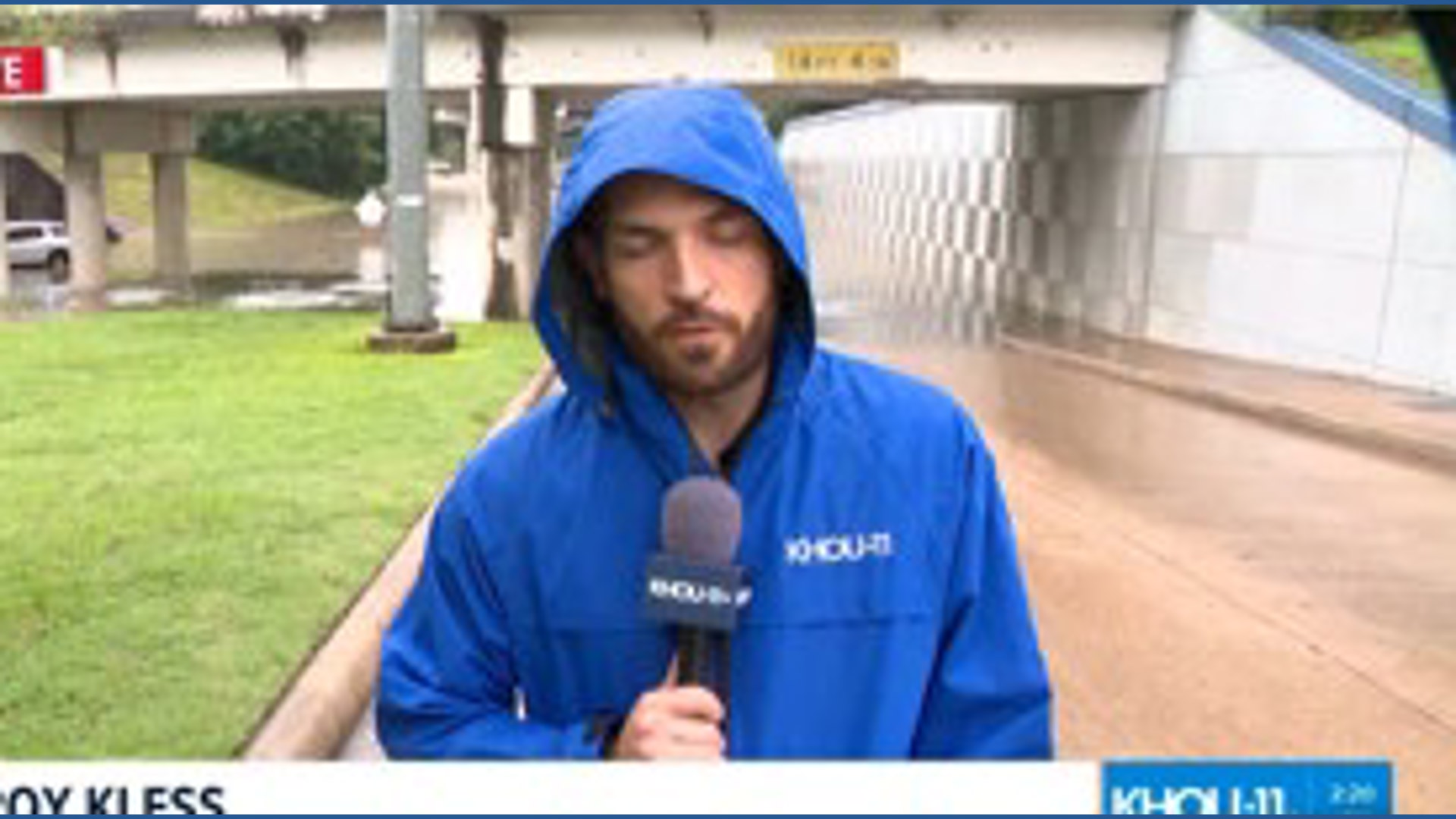 Severe flooding traps Houston drivers on roadways