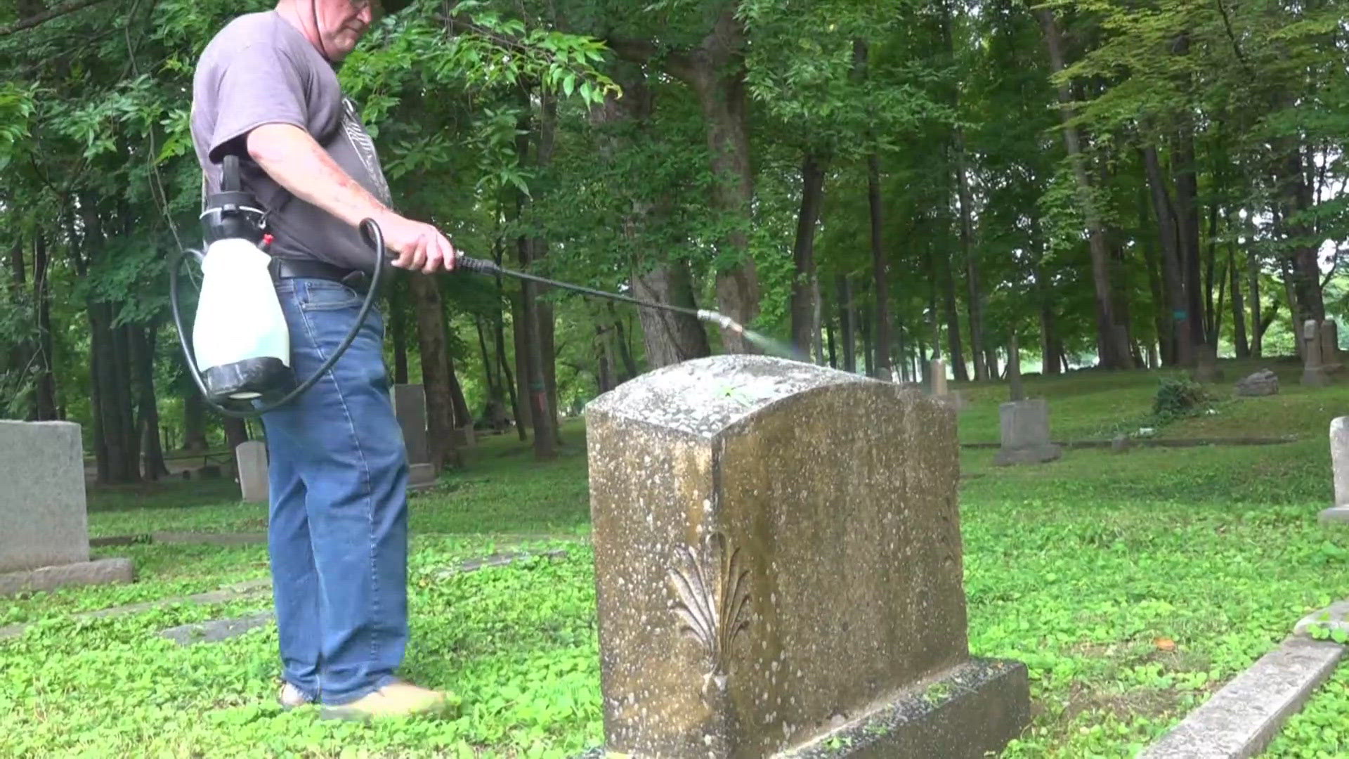 Gravestone preservation expert Jonathan Appell leads workshop at Odd ...