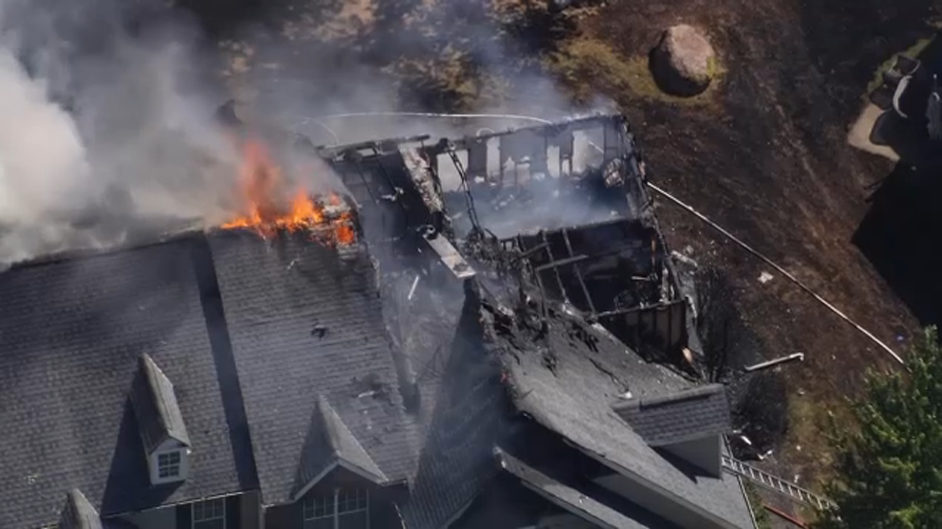Several displaced after Raleigh townhouse fire